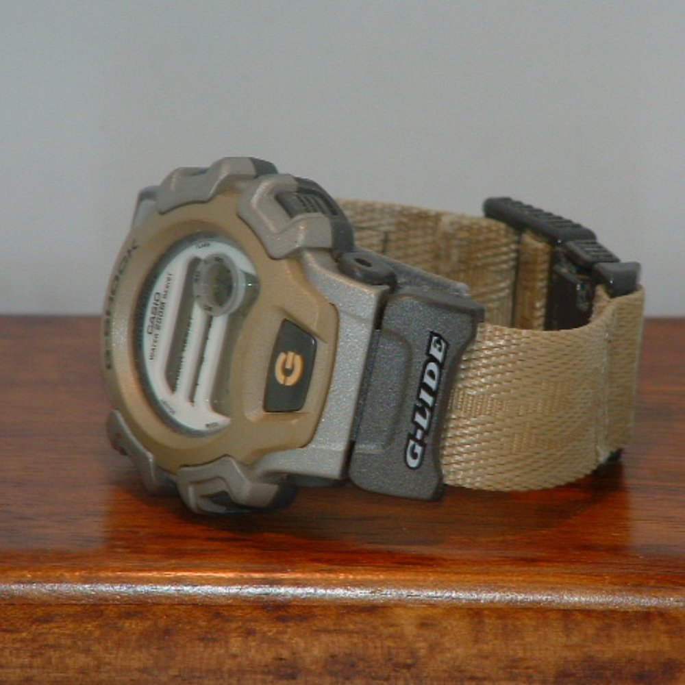 Men’s Gold Casio G-Shock Dw-004 Digital Watch - Gem